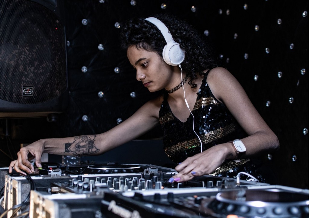 Here are some great mixes by female DJs – On The Rise DJ Academy